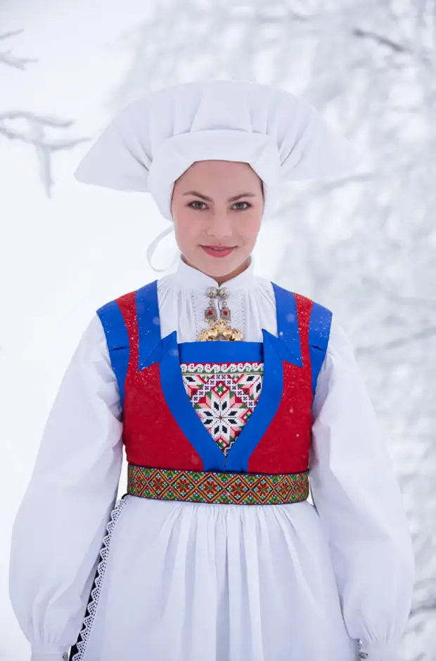 Laila Duran. Scandinavian costume (litrato)