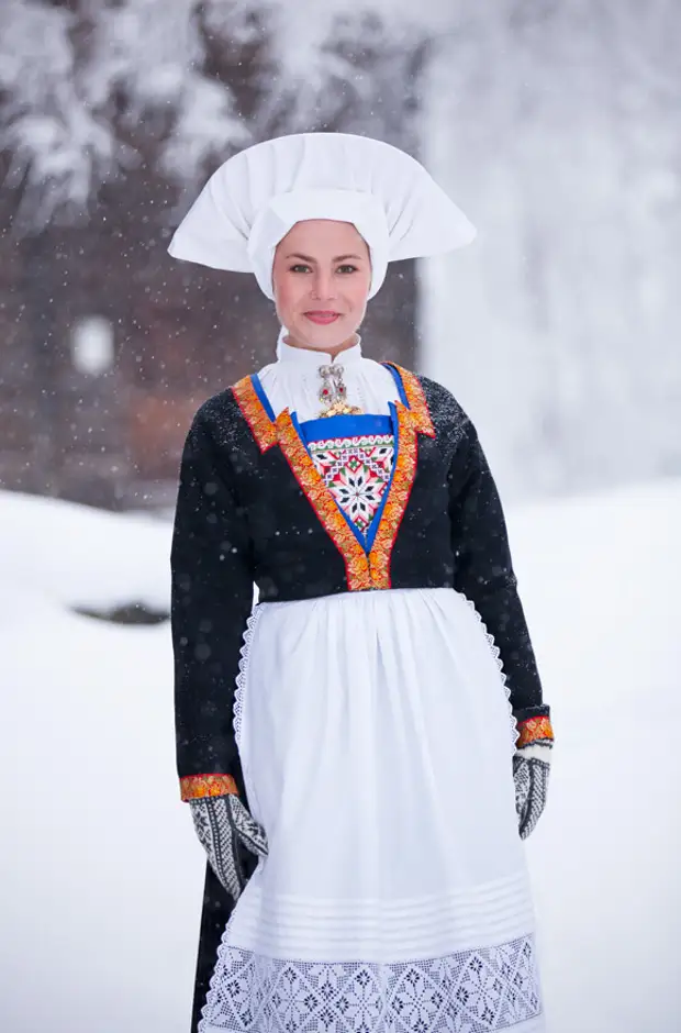 Leyla Duran. İskandinav kostümü (fotoğraf)