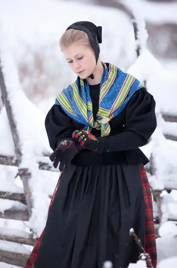 Laila Duran. Scandinavian costume (litrato)