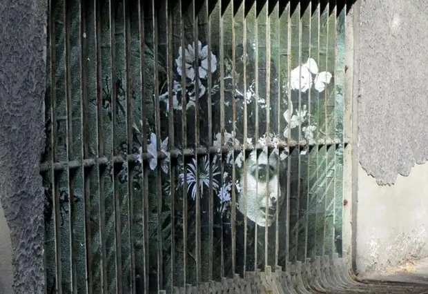 Graffiti illusions on fences from Zebrating-Art studio