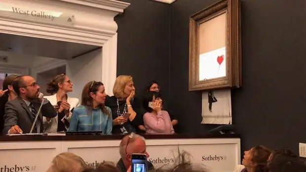 Banksy bi xebatên xwe dikanek serhêl vekir