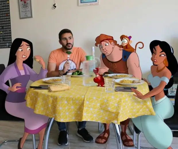 Sənətçi şəkillərinə Disney personajlarını əlavə edir