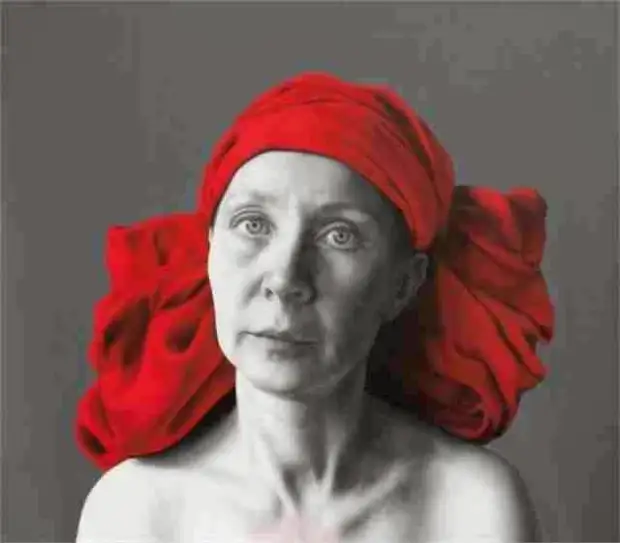 Lukisan merah. Arina Gordienko