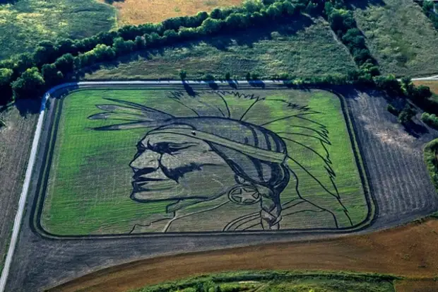 Agro farbanje, ili crtanje traktorom na poljima