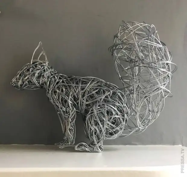 Incredibile sculpturi de animale din sârmă galvanizată