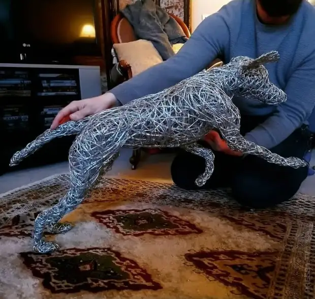 Incredibile sculpturi de animale din sârmă galvanizată