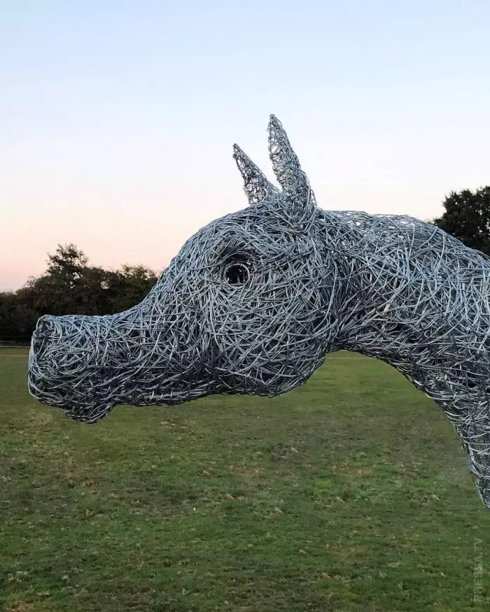 Incredibile sculpturi de animale din sârmă galvanizată