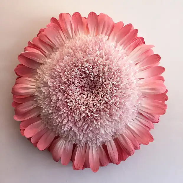 Fleurs en papier géantes : la beauté artificielle