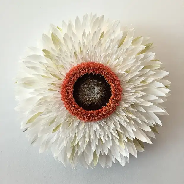 Fleurs en papier géantes : la beauté artificielle