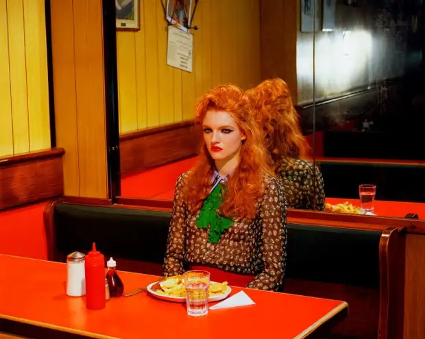 Fotografu u artist mill-Ingilterra. Miles Aldridge (fotografu)