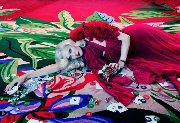 Fotografu u artist mill-Ingilterra. Miles Aldridge (fotografu)