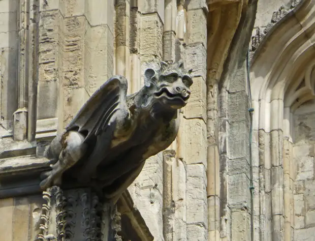 Gargoyle dari York Minster.