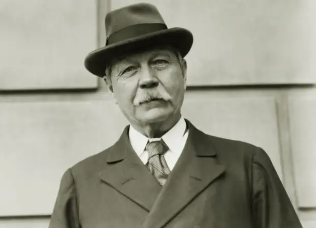 Skriuwer, okkultist, spiritualist Arthur Conan Doyle | Foto: sherlock-fans.ru