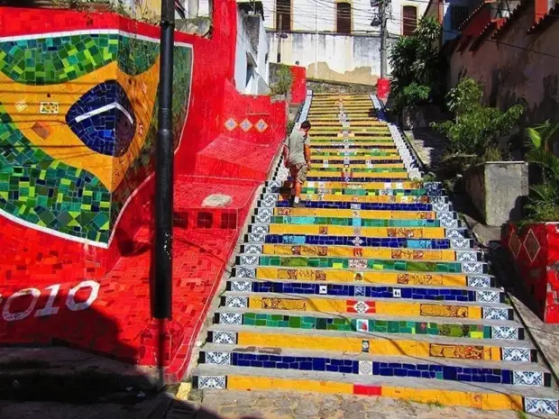 Magnífica escadaria luminosa no Brasil.