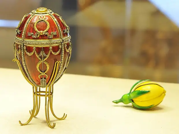 Telur dengan biji bunga ros, Faberge, 1895