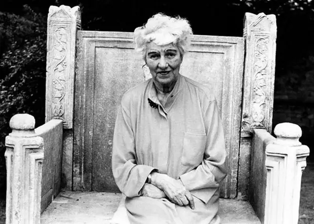 Peggy Guggenheim ។