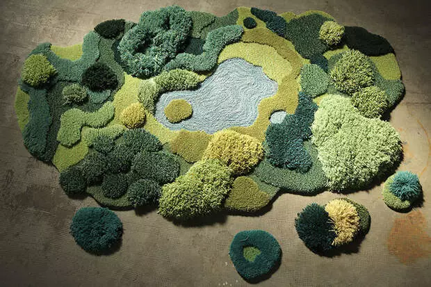 Ordinary carpets are no longer in vogue: the artist creates real forest glades for the floor