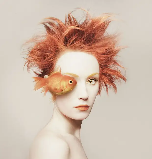 La unidad de personas y animales en las fotografías de Flora Borsi ojos, niña, animal, fotografía