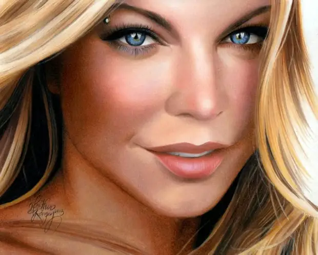 Desenhos realistas da artista Heather Rooney