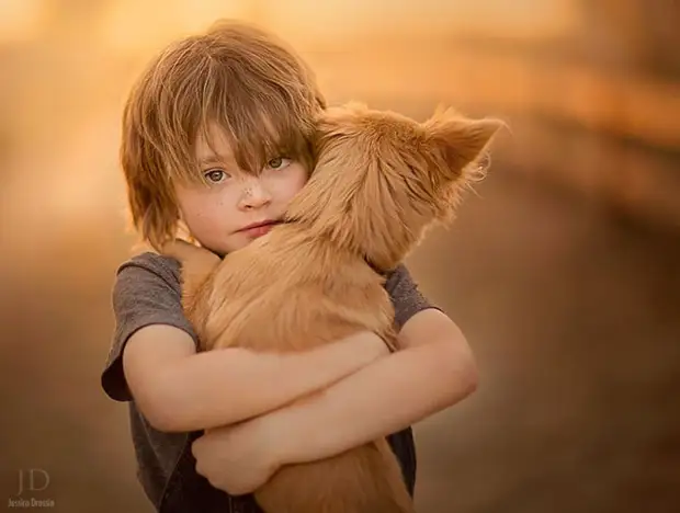 Fantasivärld i verk av Jessica Drossin