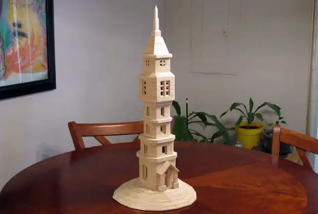 Ang Abby Gale Tower na humigit-kumulang na 10,000 palito ng palito, DIY