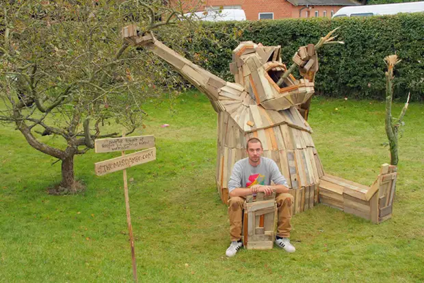 Esculturas gigantes de desechos de madera madera, tablero, escultura