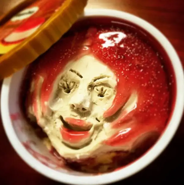 Artista japonés crea caras a partir de cara de helado, helado