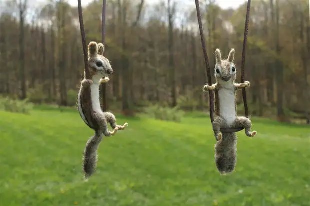 Oeuvres gaies de Nancy Bevins : 16 décorations de jouets amusants, ornements