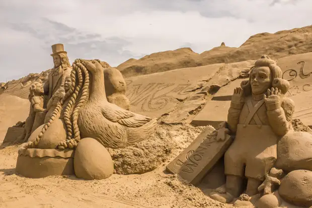 11. Dette er en finurlig skildring av Willy Wonkas kunstverden, sandskulptur