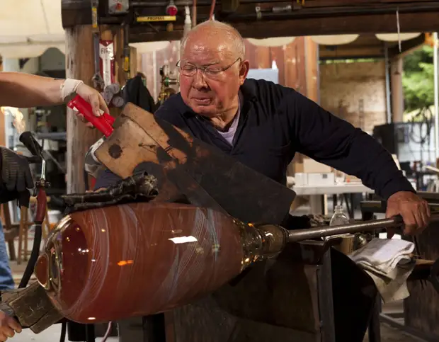 Glasvärldar från den italienska konstnärskonsten, glas