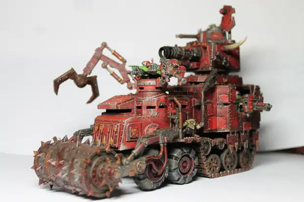 Hirviöitä ja ajoneuvoja pienoiskoossa Warhammerin maailmasta 40 000 Warhammer 40 000, miniatyyri