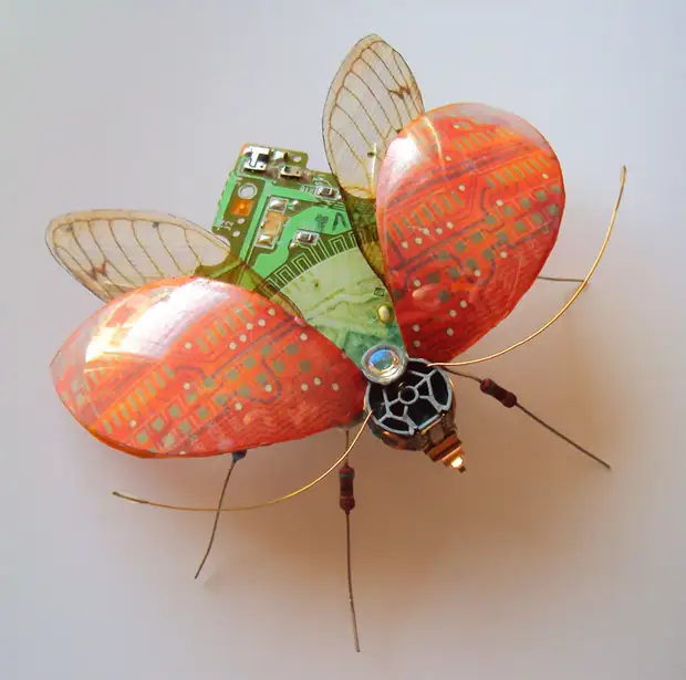 Frumusețe Art Nouveau: insecte înaripate din circuite electrice vechi artă, insecte, techno