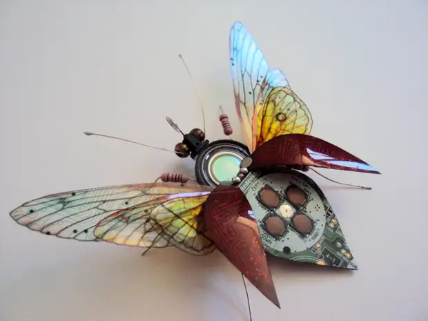 Frumusețe Art Nouveau: insecte înaripate din vechile circuite electrice de artă, insecte, techno