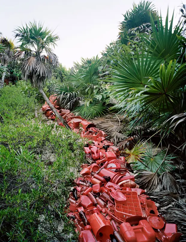 Ang mga instalasyon gikan sa basura nahugasan sa baybayon sa pag-instalar sa Mexico, mexico, basura, kadagatan