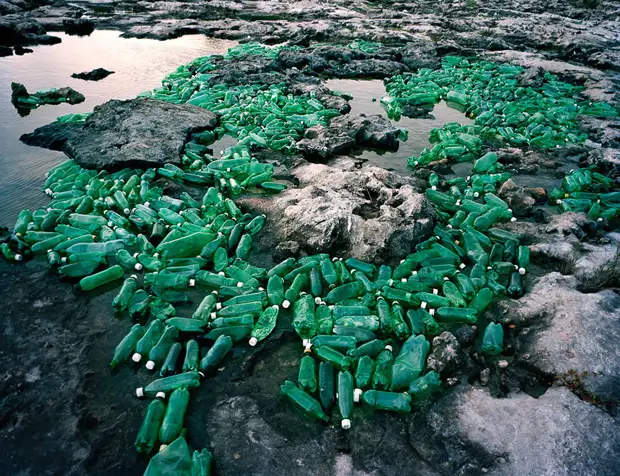 Ang mga instalasyon gikan sa basura nahugasan sa baybayon sa pag-instalar sa Mexico, mexico, basura, kadagatan