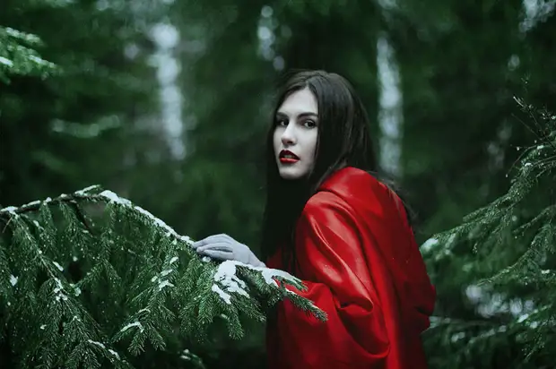 Retratos de conto de fadas dun retrato de artista de fotografía siberiano, conto de fadas