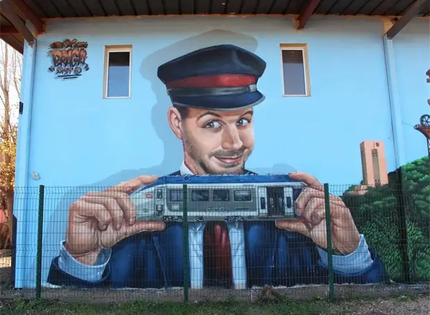 L'artista di strada francese crea oggetti 3D realistici