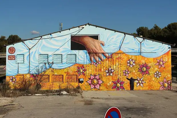 L'artista di strada francese crea oggetti 3D realistici