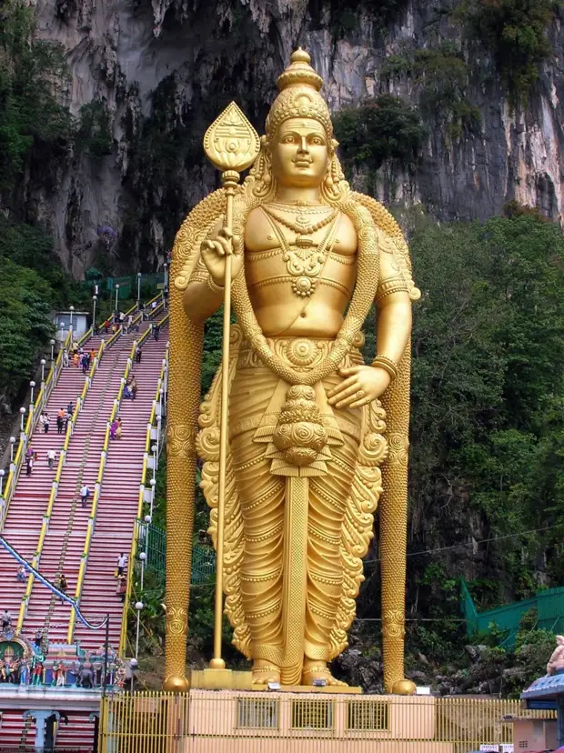 Пячоры Бату Кейвс (Batu Caves). Інданезія.