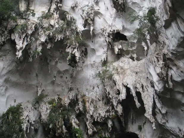 Batu -barlangok. Indonézia.