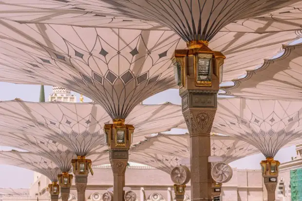 Masjid Al-Nabawi, Madinah (Arab Saudi)