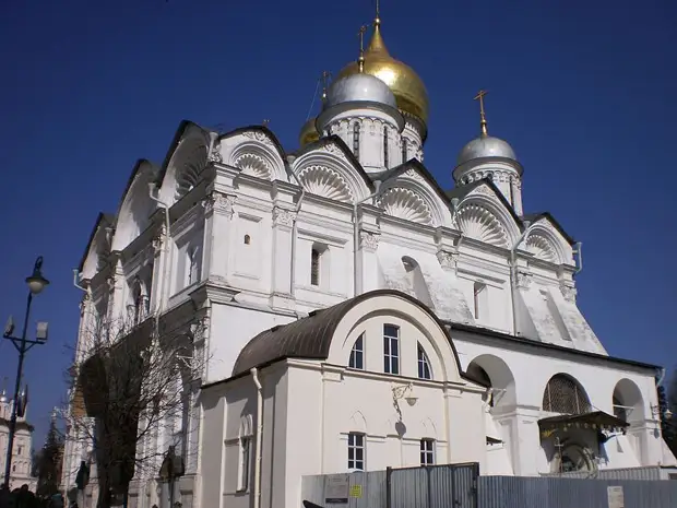 Moscow Kremlin အပိုင်း ၅: Holy Archangel Michael (Cathedral of the Archangel)