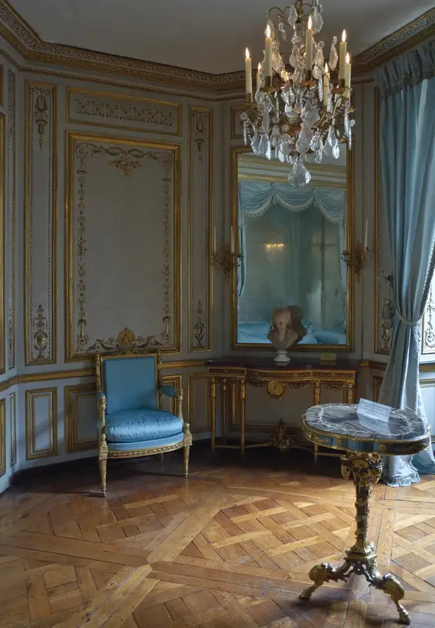 Chateau de Versailles - Petits appartements de la Reine - Kabinet de la Meridienne