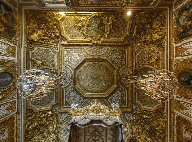 Versailles. Fransa. Beş 14 ..