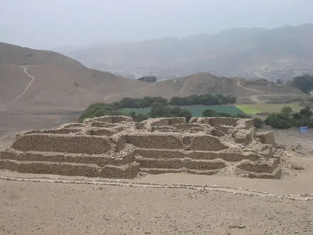 11 ûnskatbere argeologyske plakken fernield troch minsken