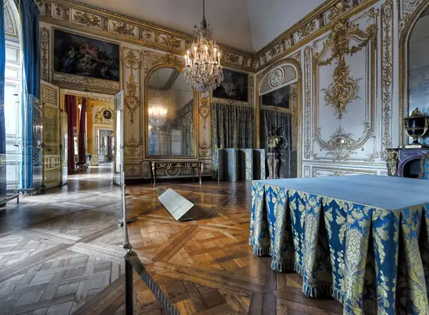 IVersailles. Fransi. Icandelo 8.