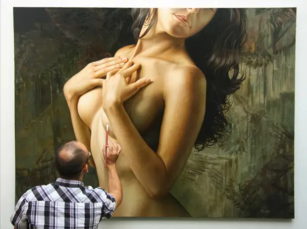 Sensual hyperrealism