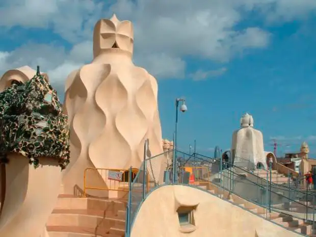 Antonio Gaudi je briljantan arhitekta, veliki modernista.