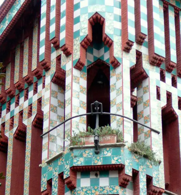 Antonio Gaudi yra puikus architektas, puikus modernistas.