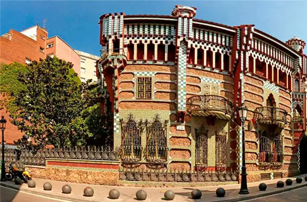 Antonio Gaudi jẹ ayaworan ti o wuyi, onimọ -jinlẹ nla.